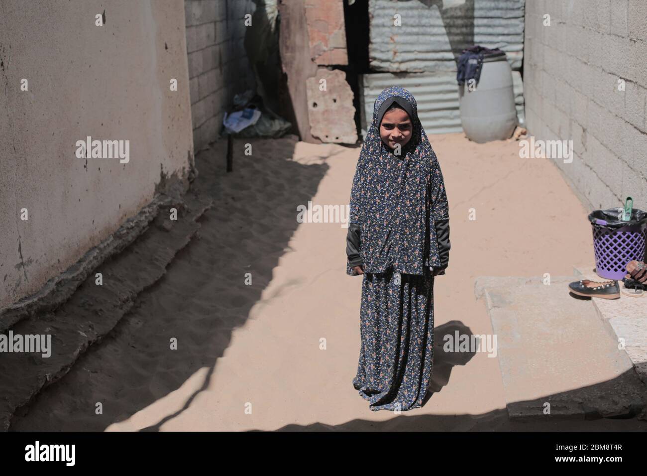 Rafah, The Gaza Strip, Palestine. 7th May, 2020. A Palestinian kid ...