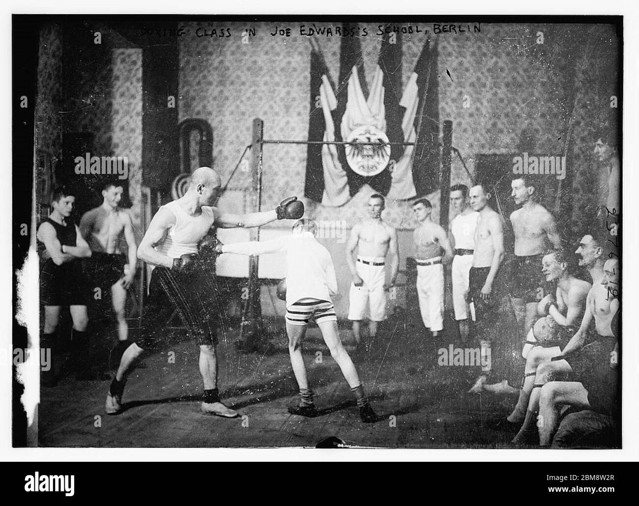 Vintage boxing class hi-res stock photography and images - Alamy