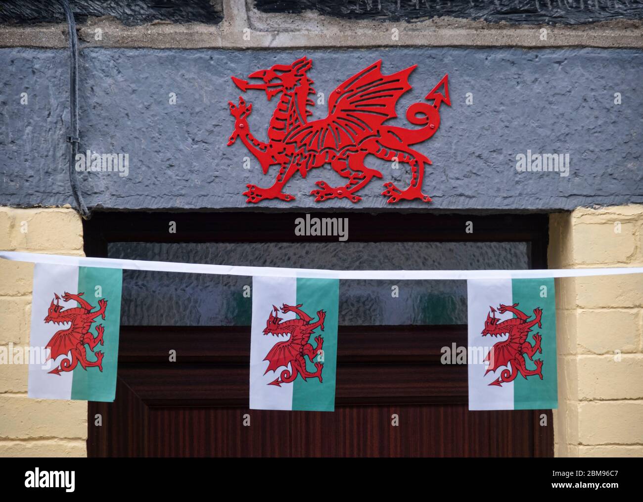 Welsh dragon hi-res stock photography and images - Alamy