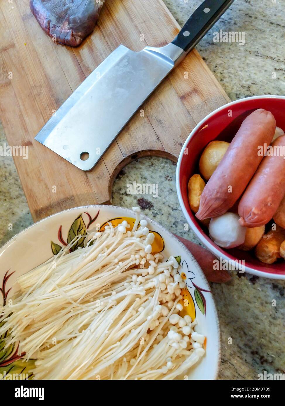 Cooked meat chopping board knife hi-res stock photography and images ...