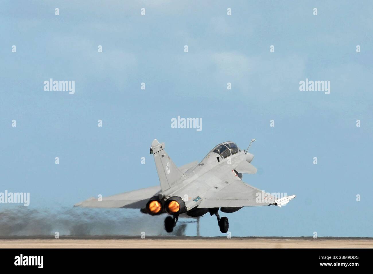 Rafale fighter hi-res stock photography and images - Alamy