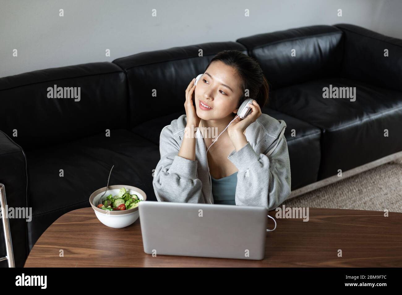 Young asian people using hi-res stock photography and images - Alamy