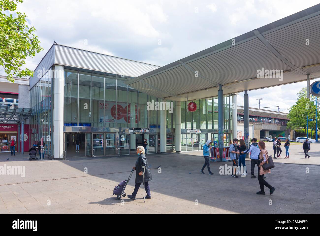 Wien, Vienna: Floridsdorf train station, in 21. Floridsdorf, Wien ...