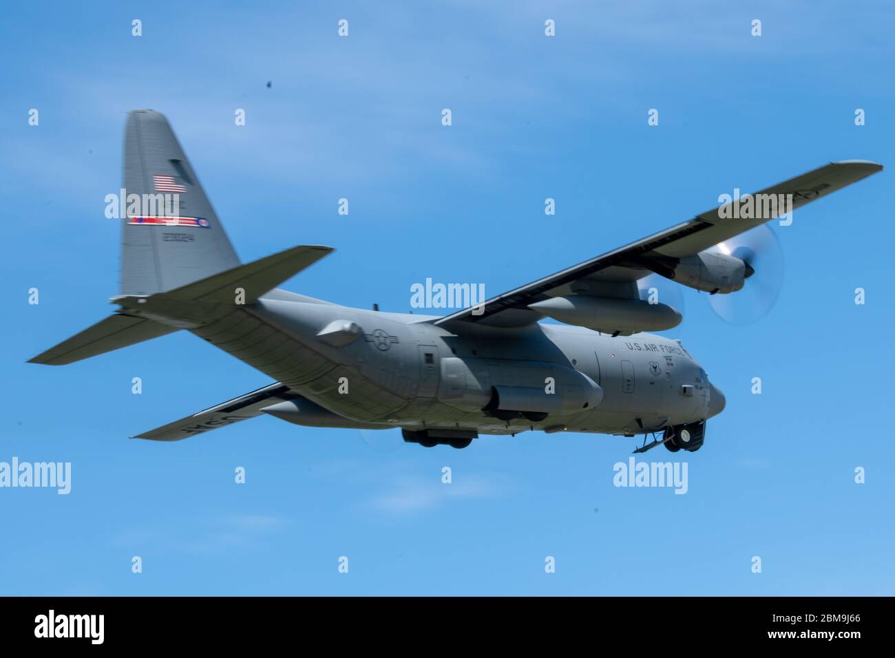 A 910th Airlift Wing C-130H Hercules aircraft takes off from the ...