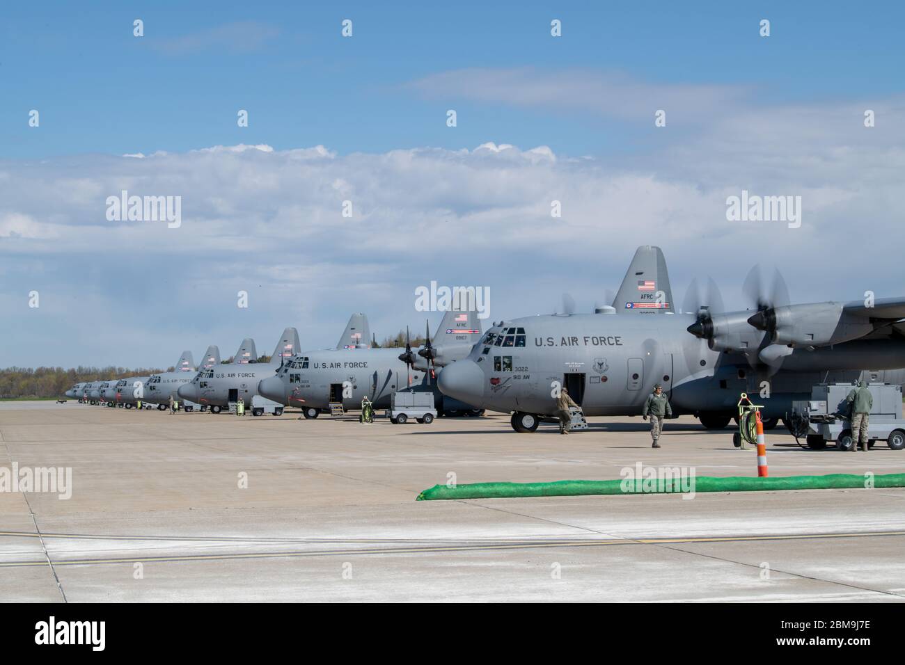 910th Medical Squadron High Resolution Stock Photography and Images - Alamy
