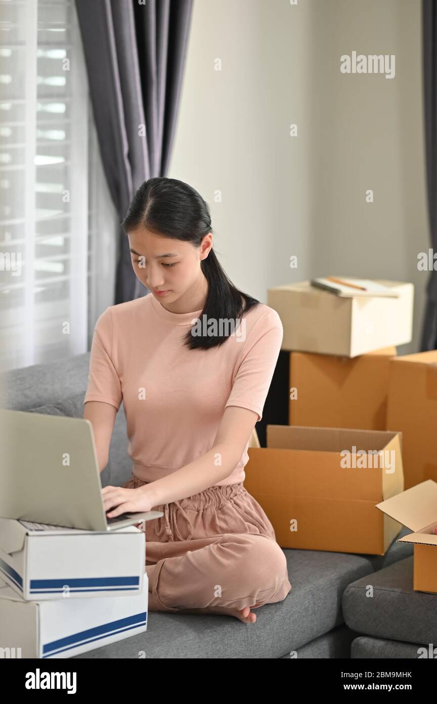 Woman addressing an envelope hi-res stock photography and images - Alamy