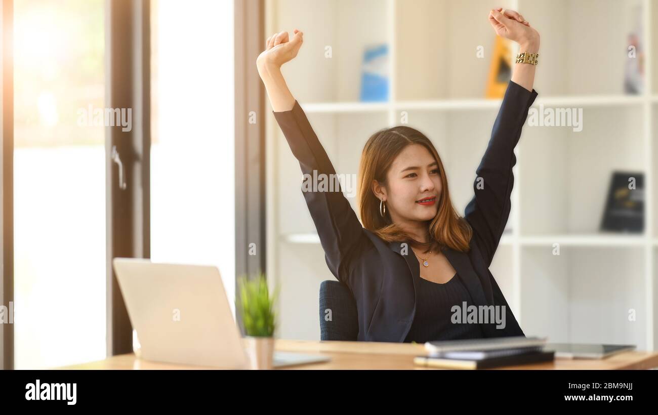 Worker stretching hi-res stock photography and images - Alamy