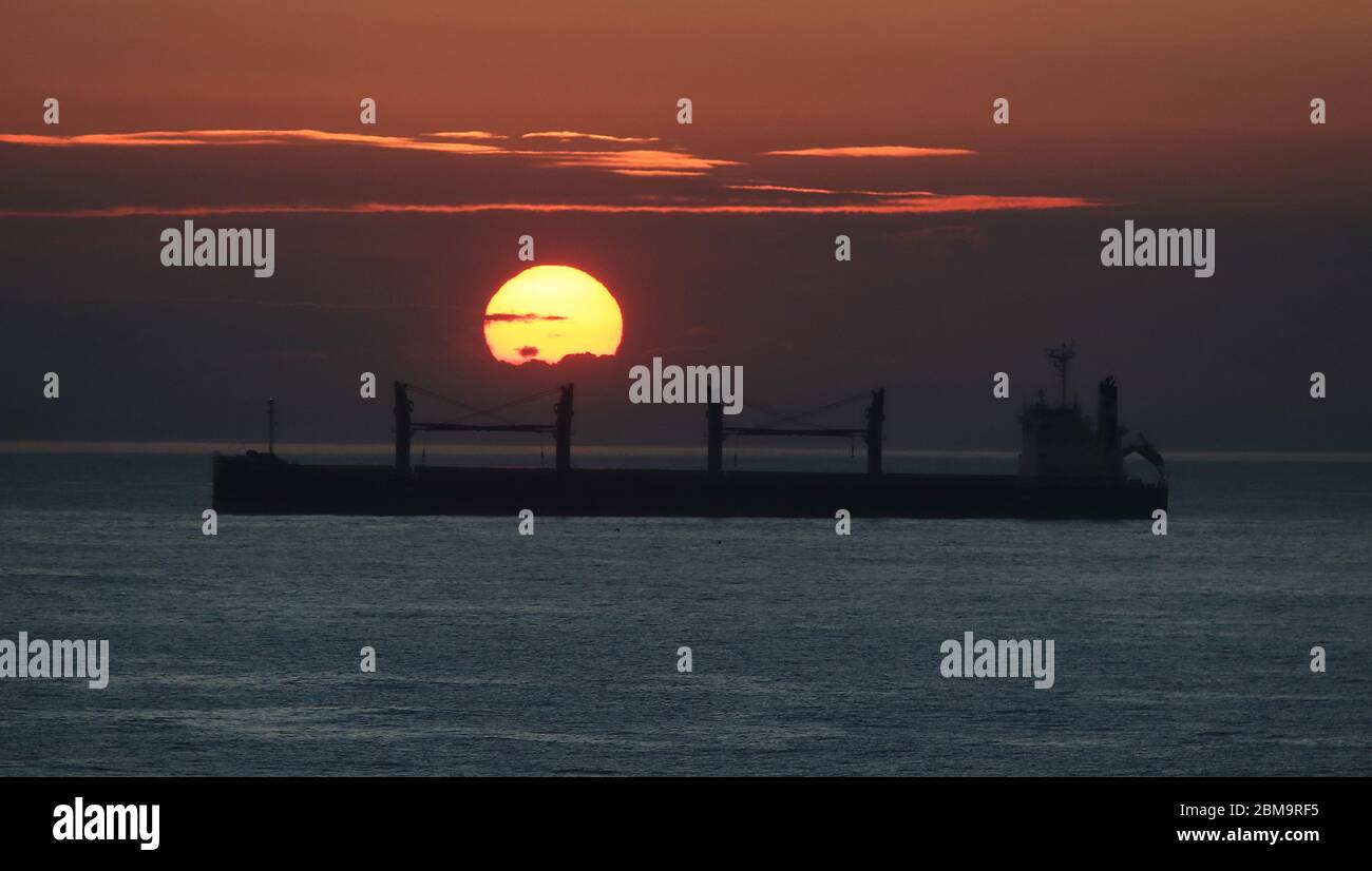 The sun rises over the north east coast at tynemouth hi-res stock photography and images - Alamy