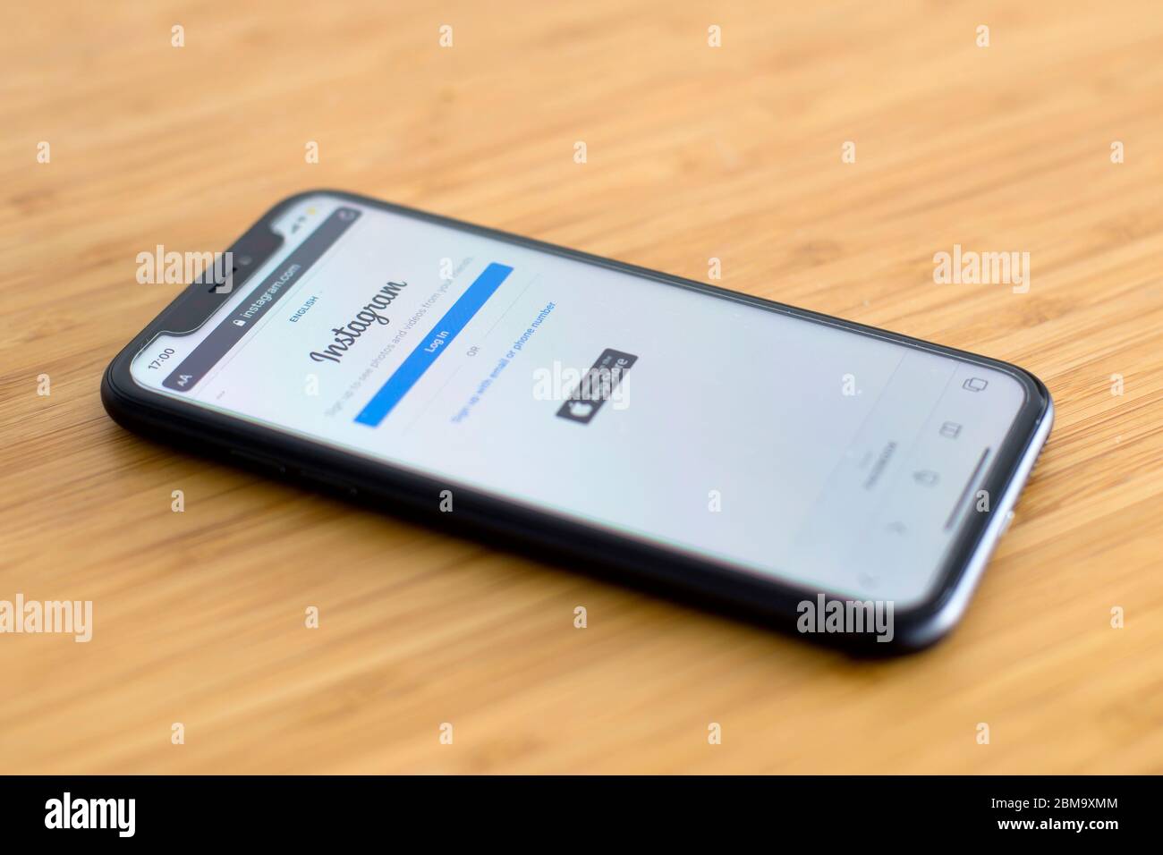 Instagram like phone hi-res stock photography and images - Alamy