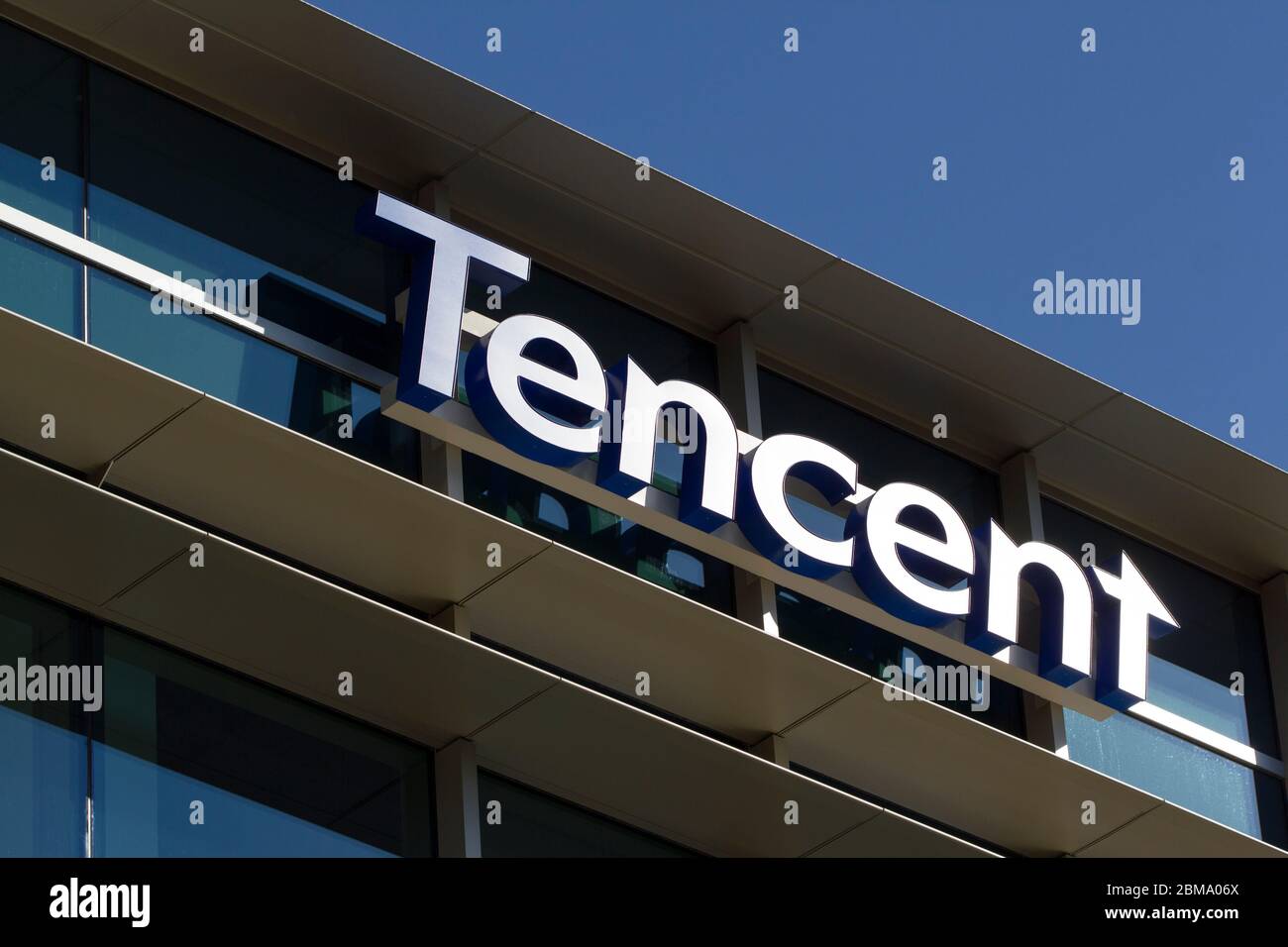 Tencent logo hi-res stock photography and images - Alamy