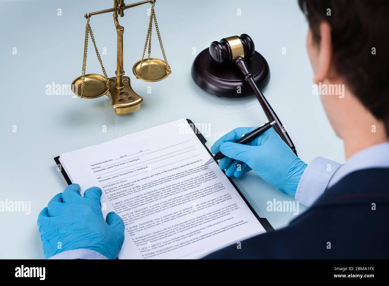 Male lawyer court hi-res stock photography and images - Alamy