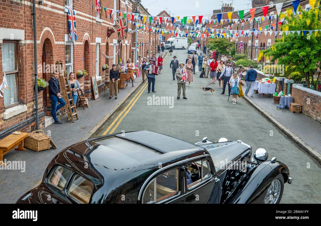 The residents of Cambrian Road in Chester dress up in 1945 clothing and ...