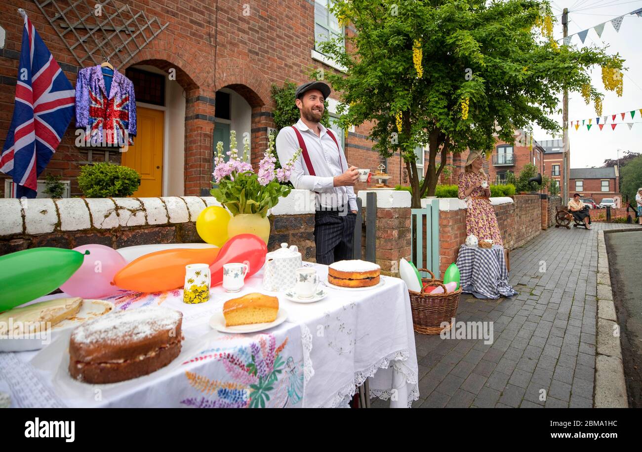 A resident of Cambrian Road in Chester dresses up in 1945 clothing to ...