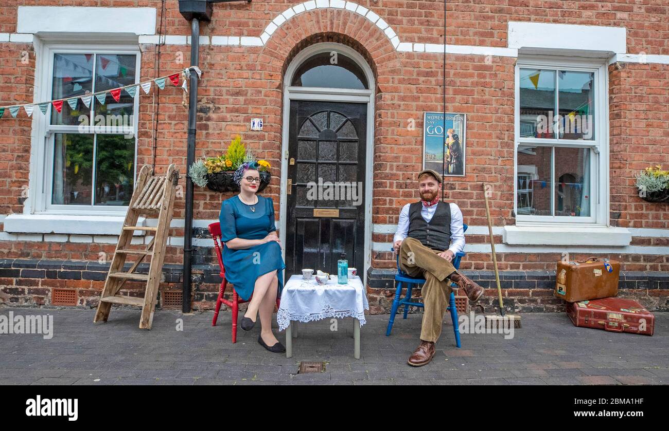The residents of Cambrian Road in Chester dress up in 1945 clothing and ...