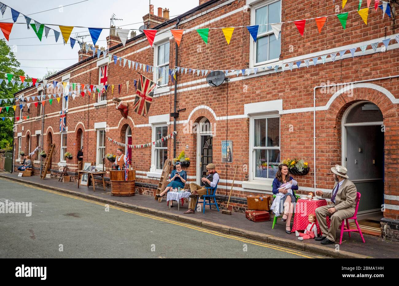 The residents of Cambrian Road in Chester dress up in 1945 clothing and ...