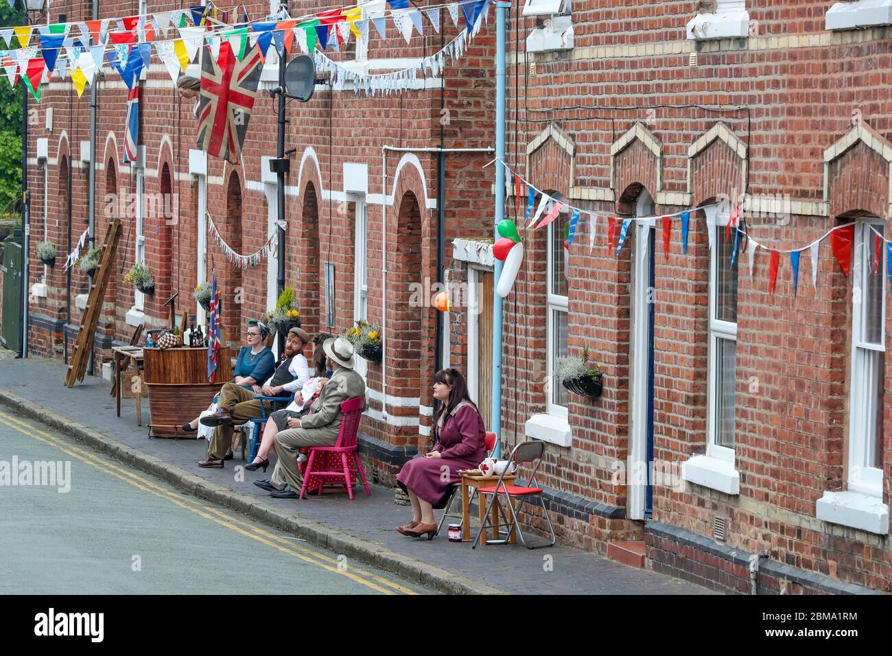 The residents of Cambrian Road in Chester dress up in 1945 clothing and ...