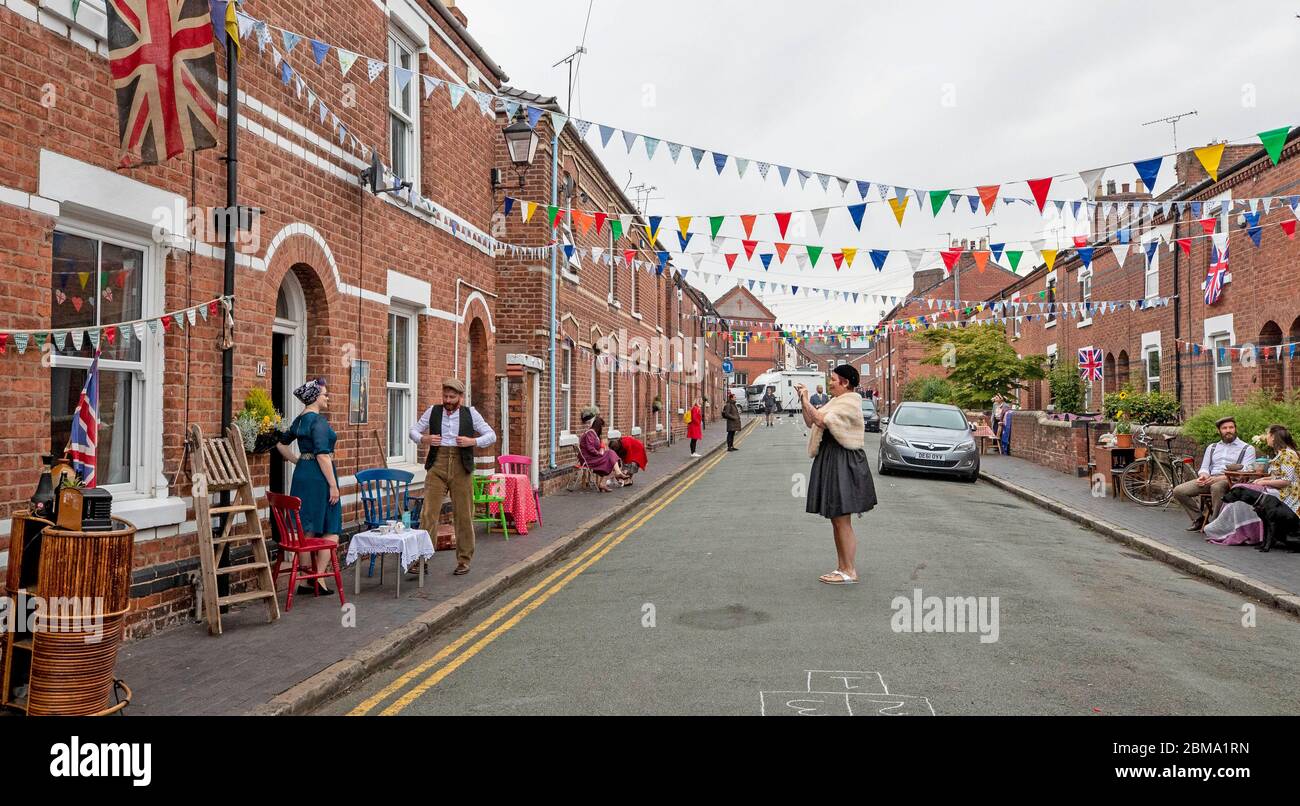 Ve day party 1945 hi-res stock photography and images - Alamy
