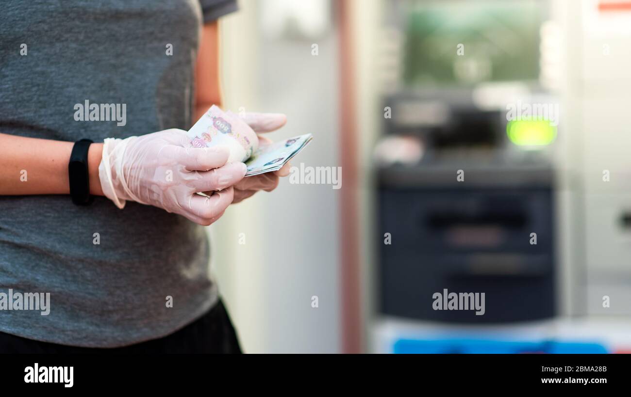 Hand gesture counting money hi-res stock photography and images - Alamy