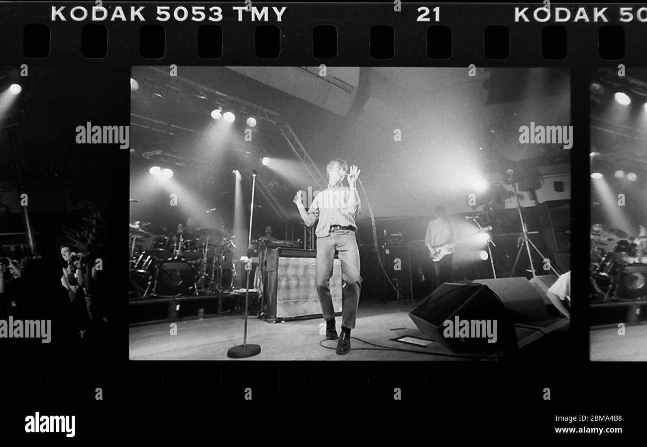 Damon albarn lead singer blur hi-res stock photography and images - Alamy