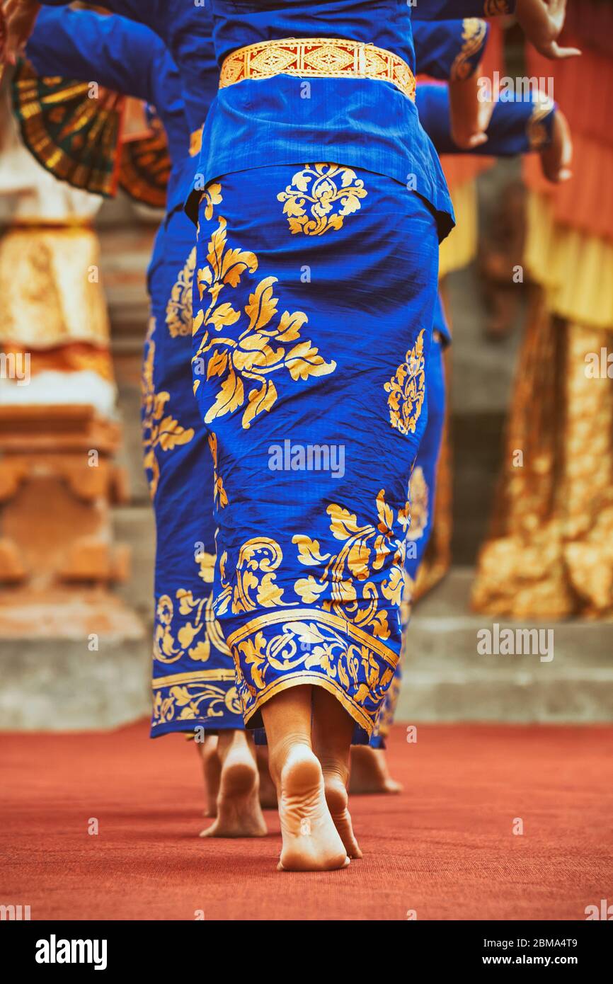 Asian travel background Group of beautiful Balinese dancer women in ...