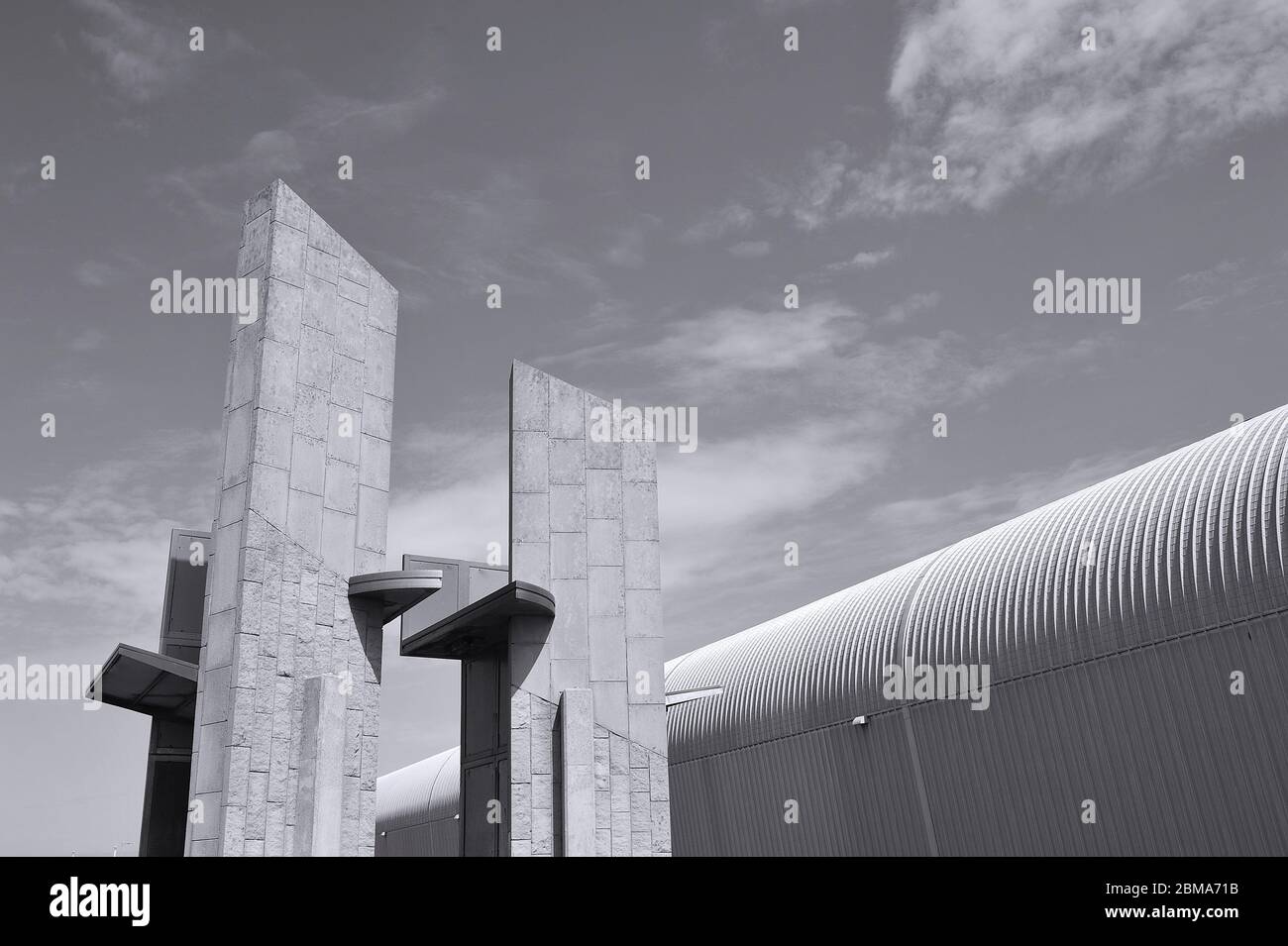 Curved steel roof hi-res stock photography and images - Alamy