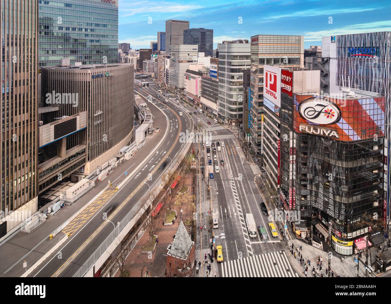 tokyo, japan - march 25 2020: High angle view of the Tokyo highway in ...