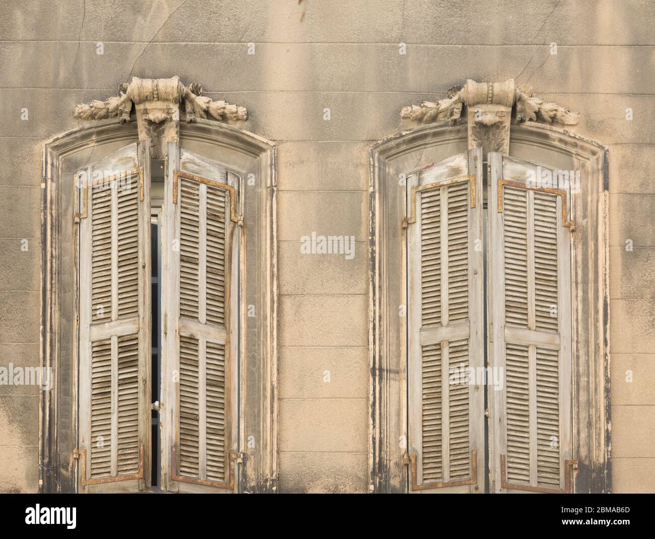Half open half closed window hi-res stock photography and images - Alamy