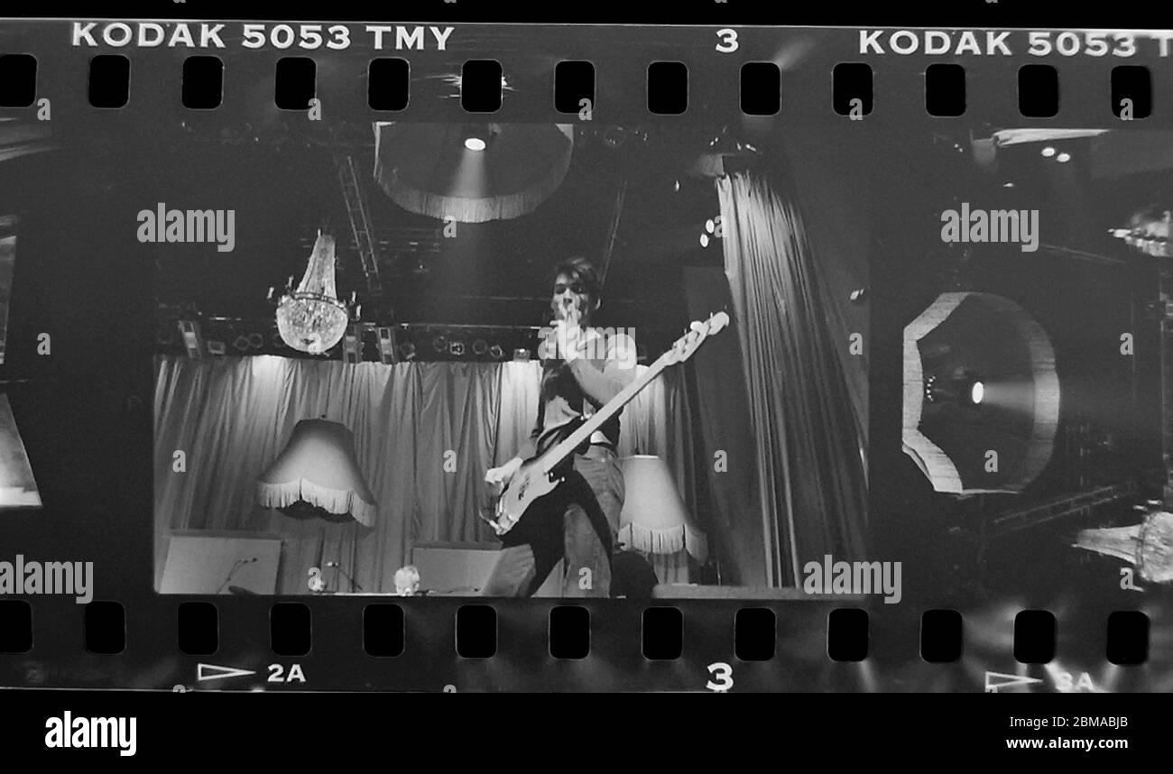 Blur band 1990s hi-res stock photography and images - Alamy