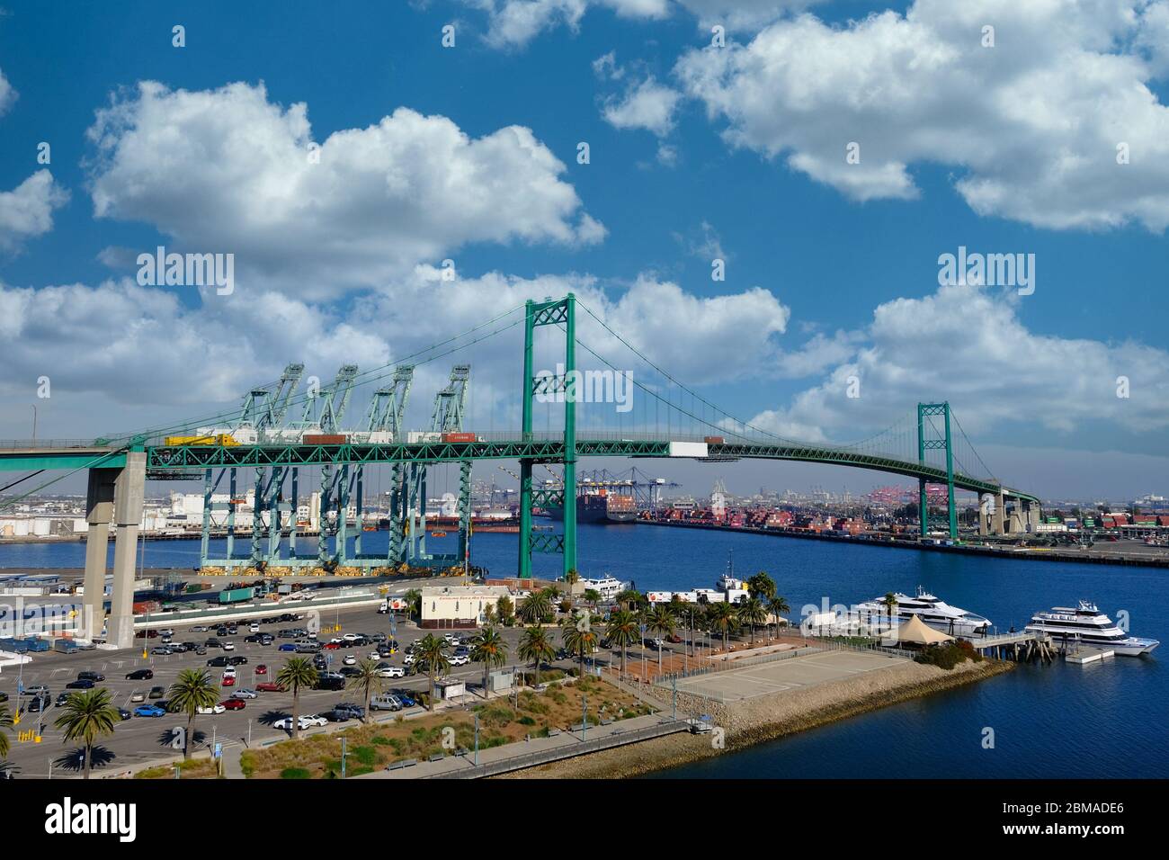The vincent thomas bridge hi-res stock photography and images - Alamy