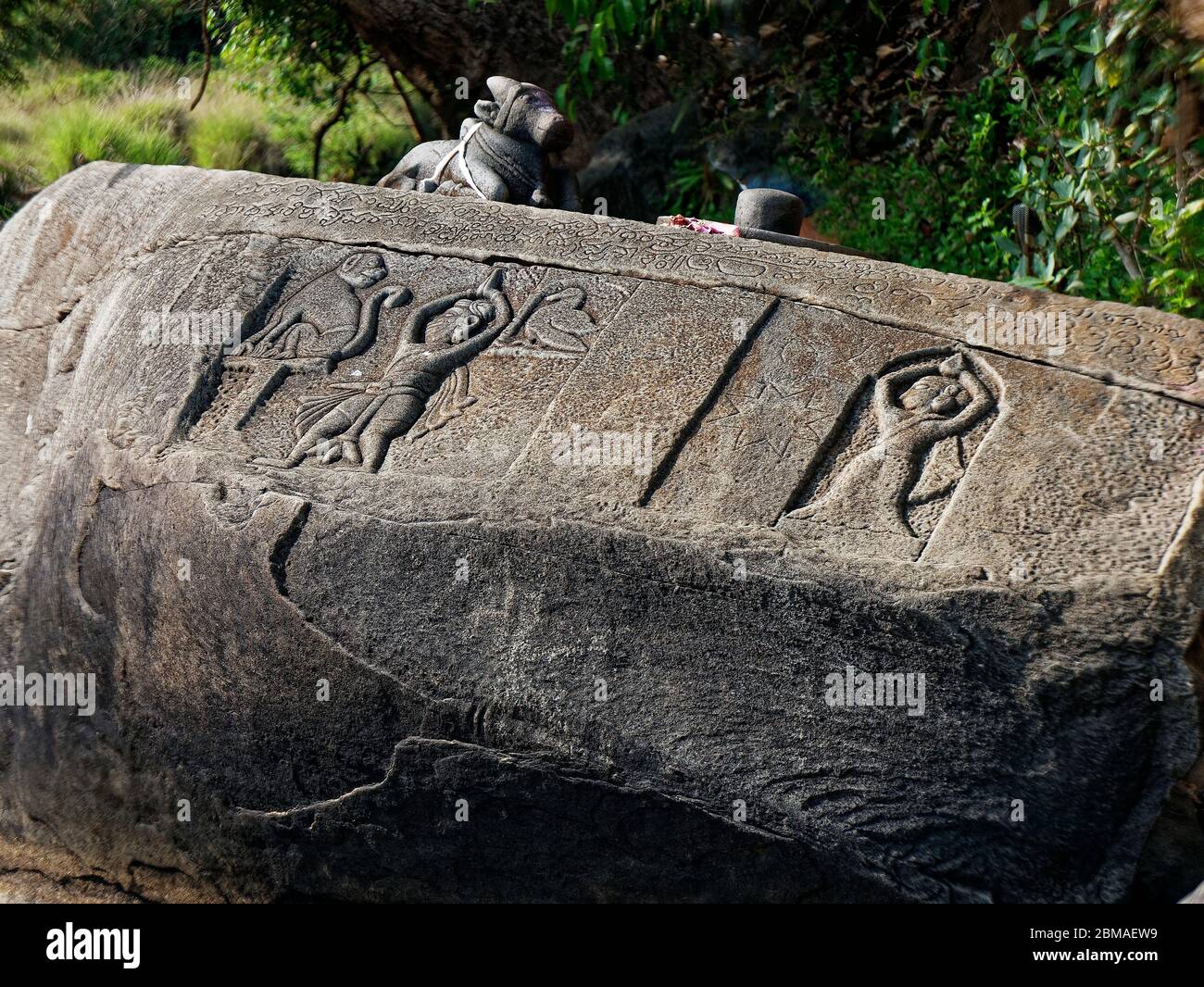 Thousands of shivlingas appearing in Shalmala river bed due to global ...