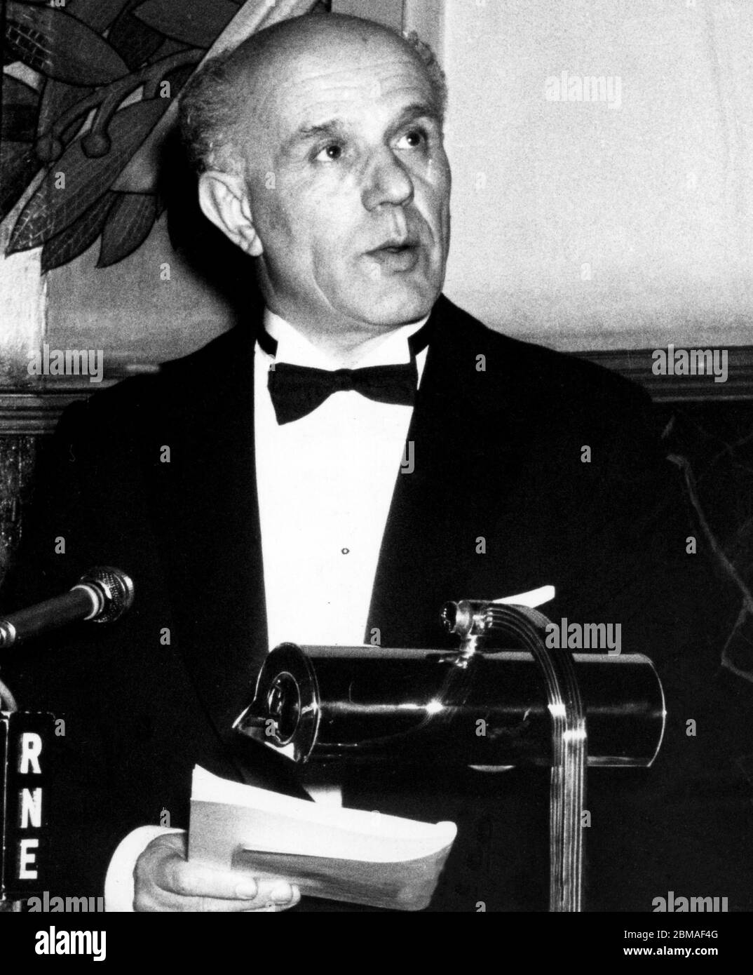 1960s decade fashion hi-res stock photography and images - Alamy