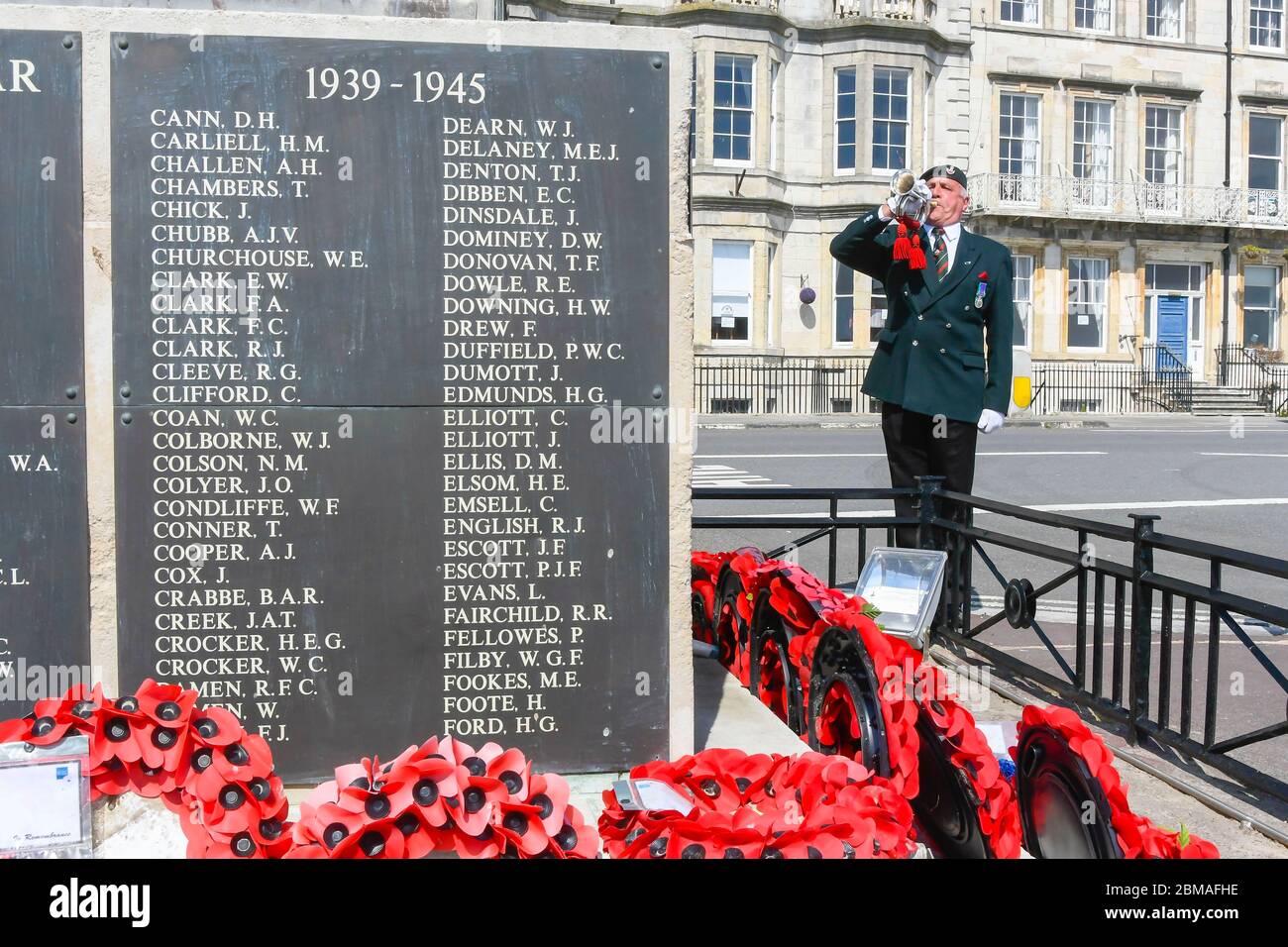 Weymouth, Dorset, UK. 8th May 2020. A two minutes silence and wreath ...