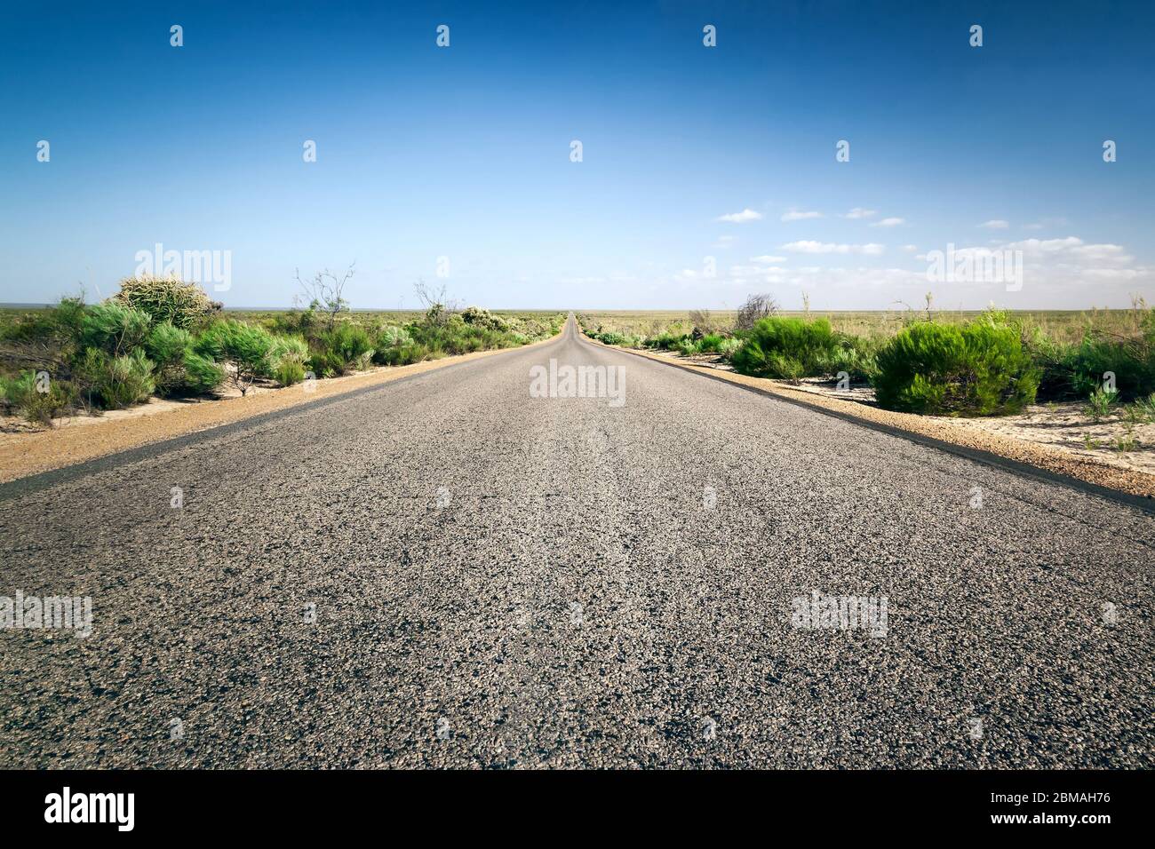 Australia outback road hi-res stock photography and images - Alamy