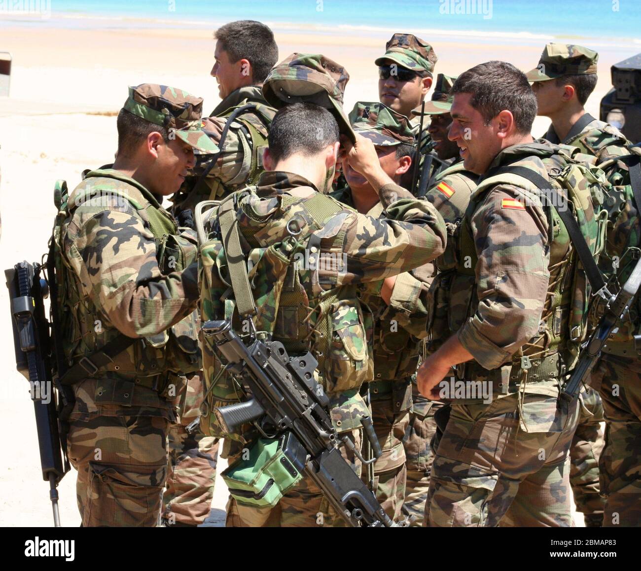 Spanish army machine gun hi-res stock photography and images - Alamy