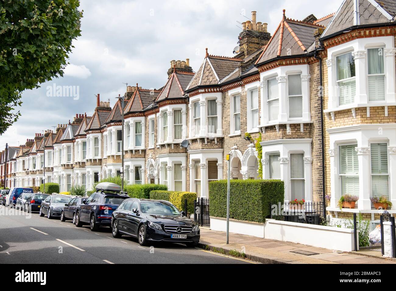 London- row of terrace houses in Balham, south west London Stock Photo ...
