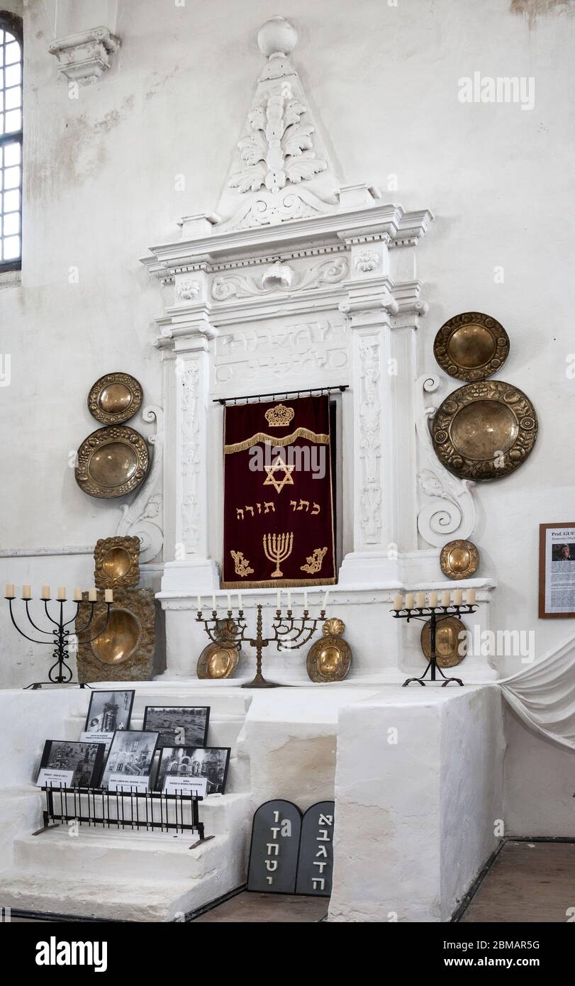 Aron kodesh hi-res stock photography and images - Alamy