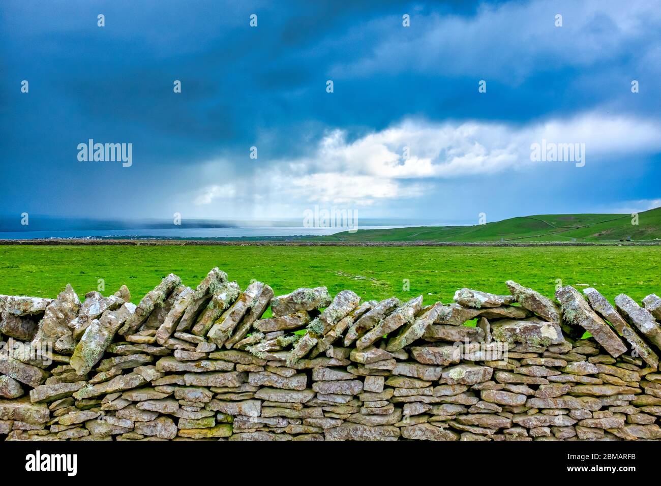 Cliffs of moher county clare ireland hi-res stock photography and ...