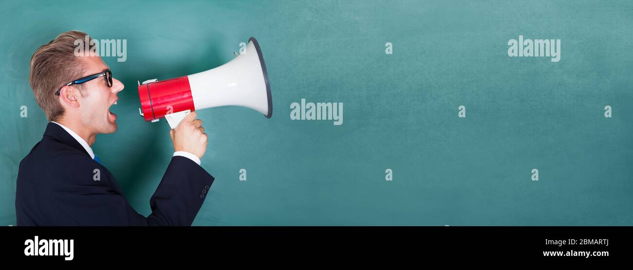 Person with megaphone hi-res stock photography and images - Alamy