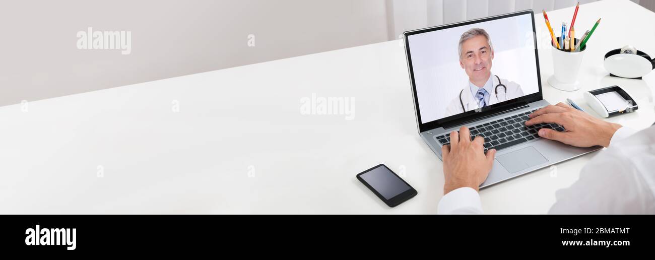 Doctor webcam hi-res stock photography and images - Alamy