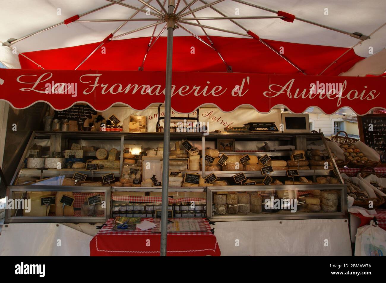 Fromage français traditionnel hi-res stock photography and images - Alamy