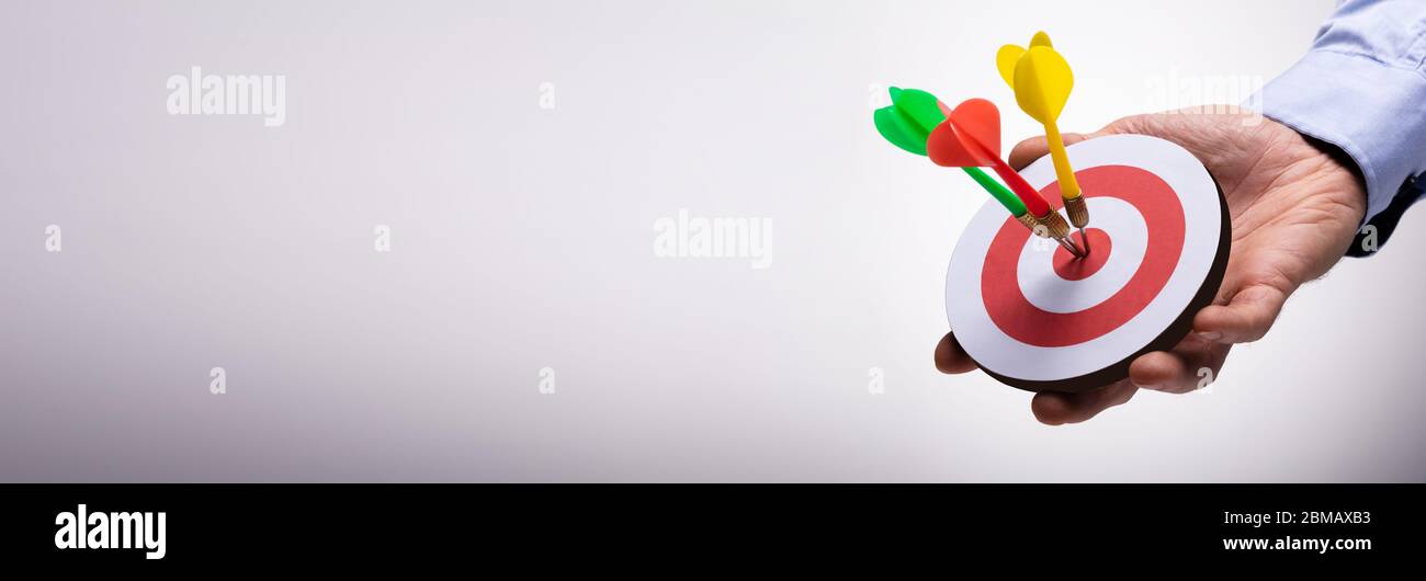 Retarget hi-res stock photography and images - Alamy