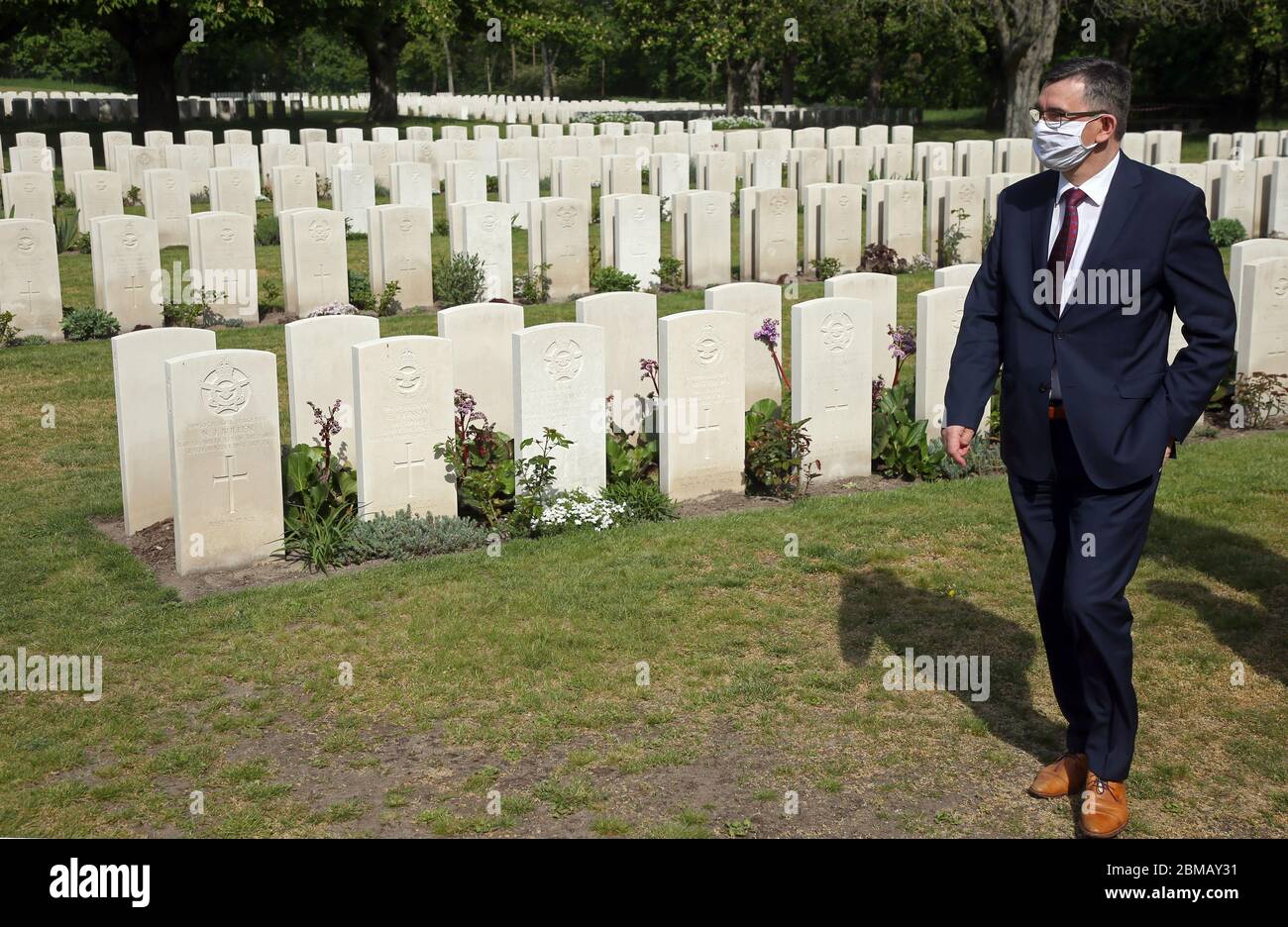 Berlin germany british cemetery on hi-res stock photography and images ...