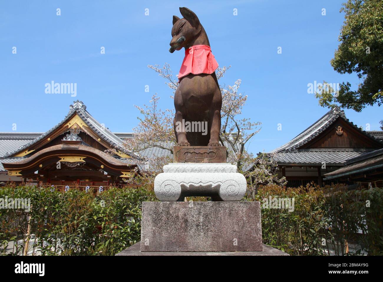 KYOTO, JAPAN - APRIL 18, 2012: Fushimi-Inari Taisha shrine - kitsune ...