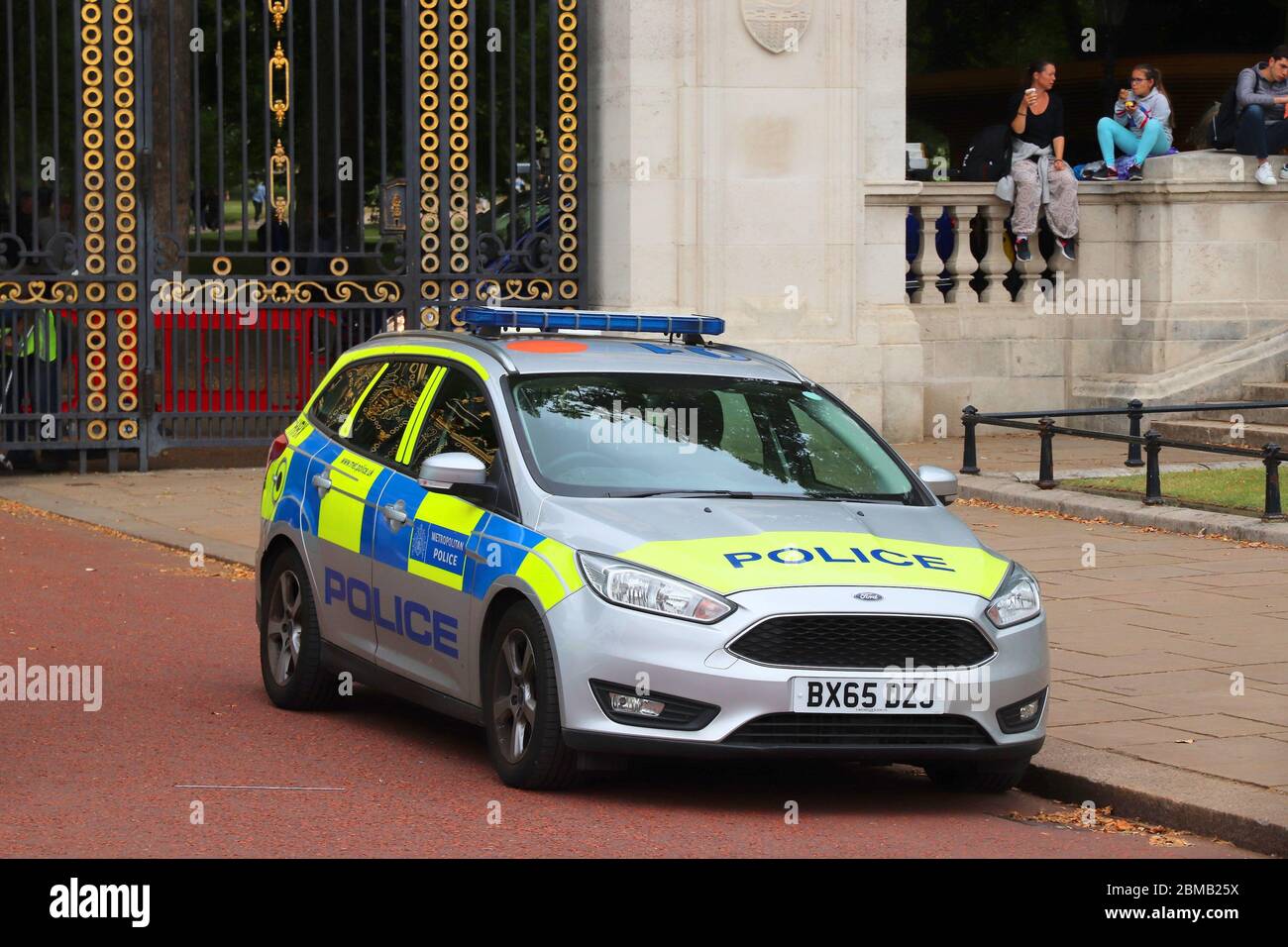 British police car front hi-res stock photography and images - Alamy