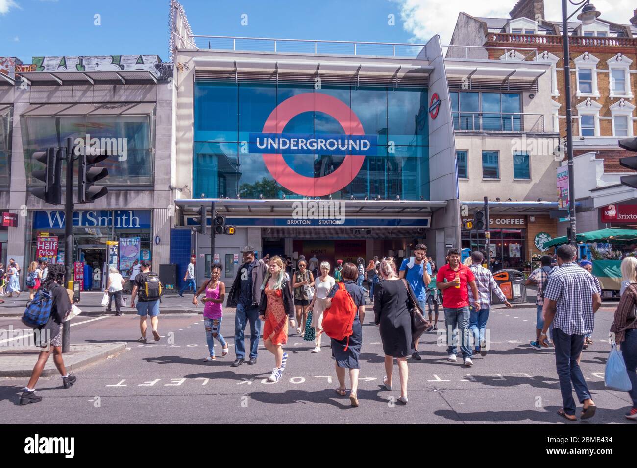 Victoria tube building work hi-res stock photography and images - Alamy