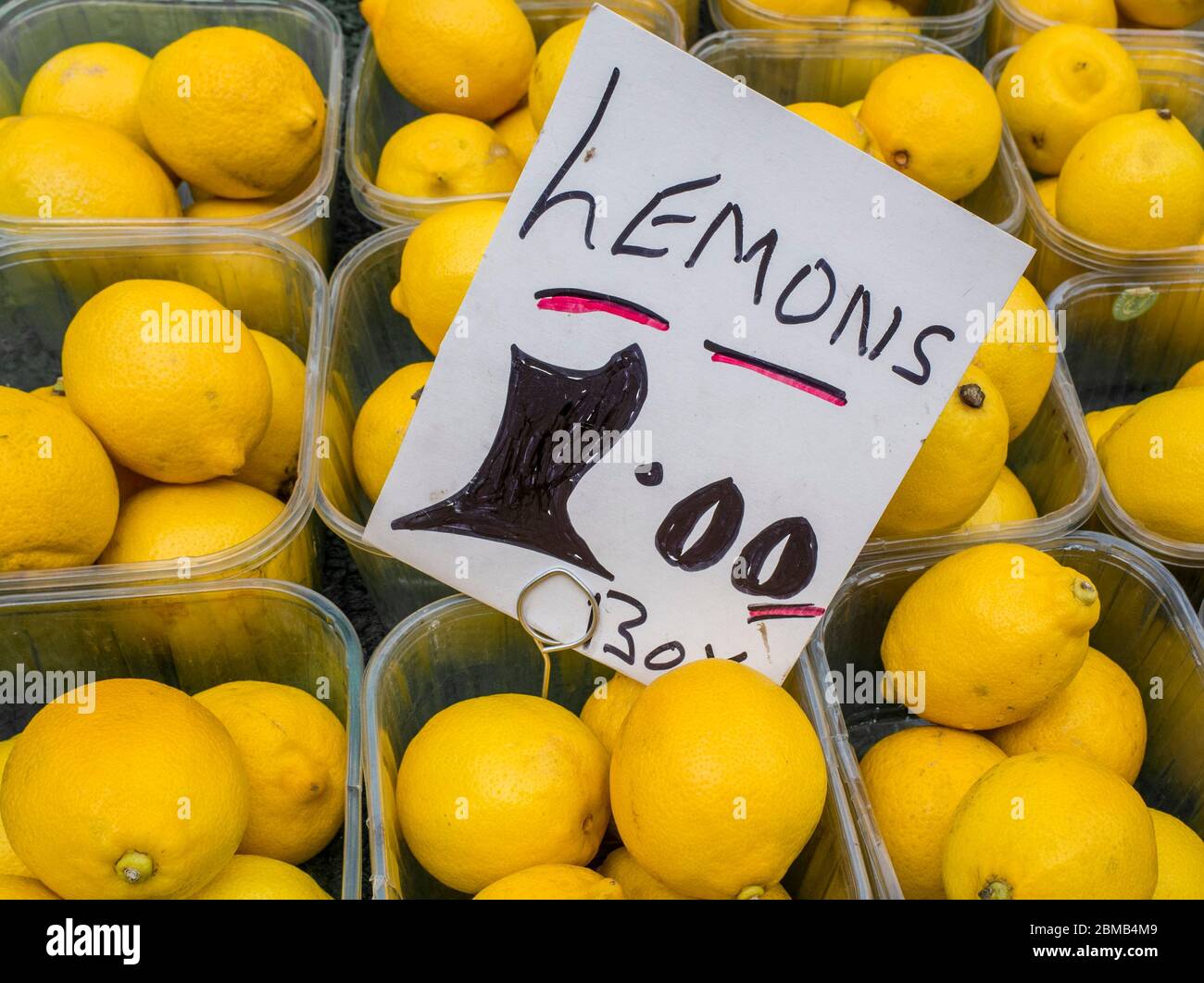 Fruit juice seller hi-res stock photography and images - Alamy