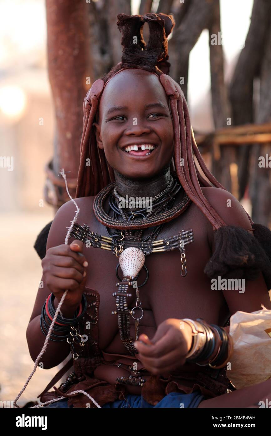 Himba woman namibia hi-res stock photography and images - Alamy