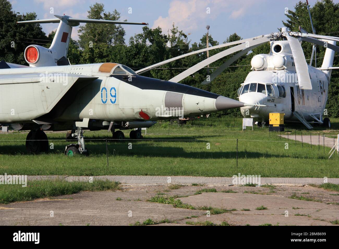 Mil mi 26 helicopter hi-res stock photography and images - Alamy