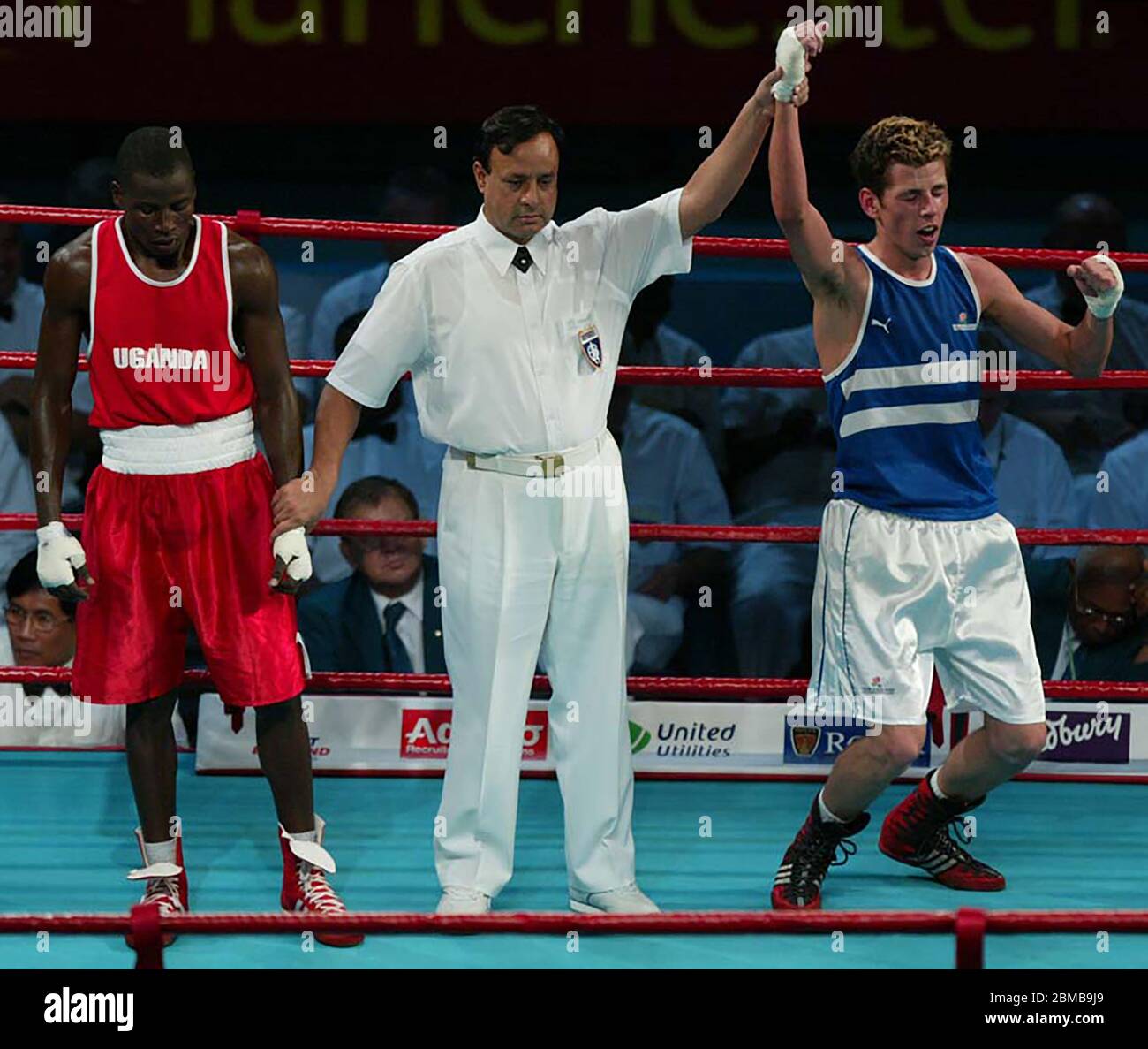 Darren Barker (R), of England, fights in the 63.5Kg boxing final ...