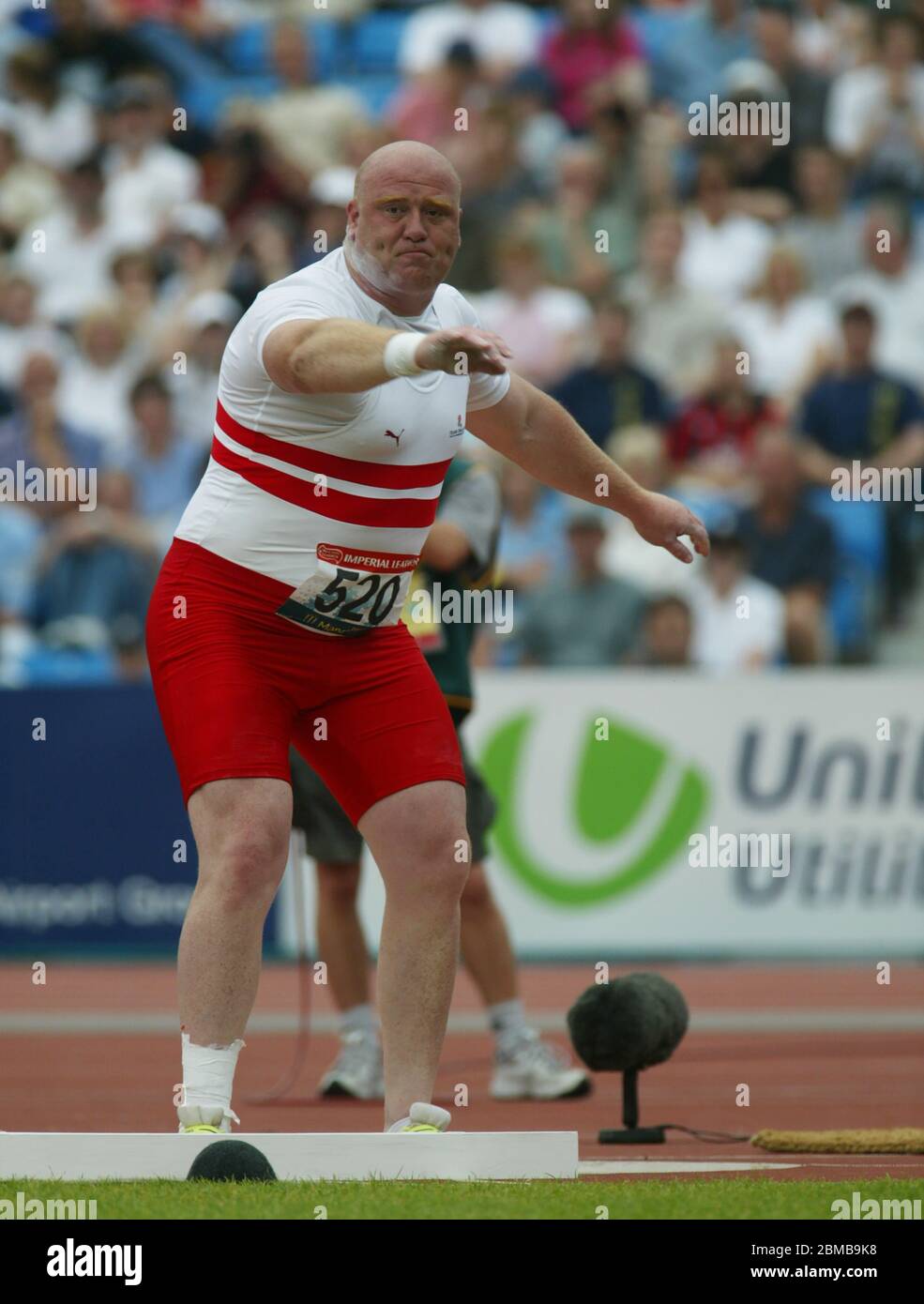 Mens shot put hi-res stock photography and images - Alamy